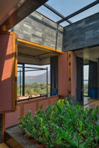 This House Facade Design Responds To The Simplicity of The Sahyadri ...