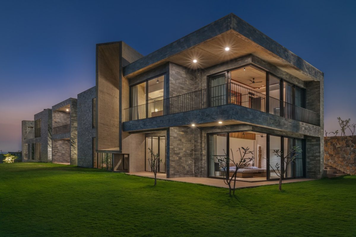 This House Facade Design Responds To The Simplicity of The Sahyadri ...