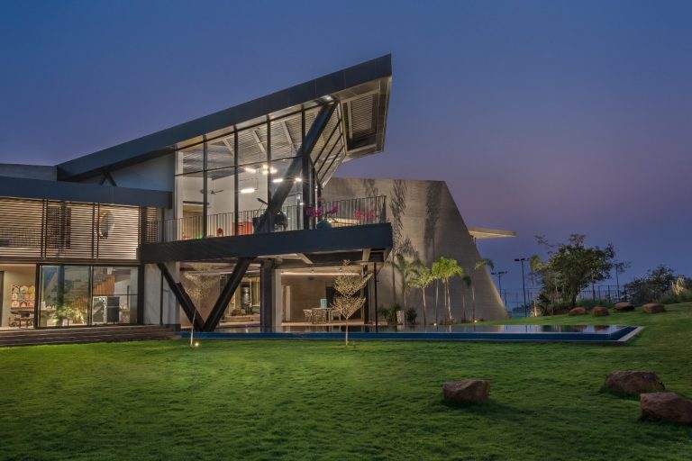 This House Facade Design Responds To The Simplicity of The Sahyadri ...
