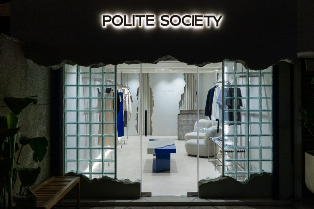 Retail Store Interior Design Becomes A Striking Interplay of Texture ...