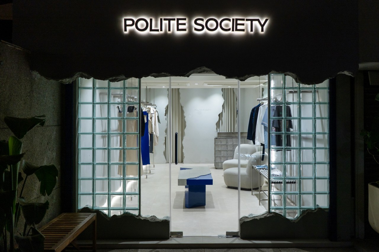 Retail Store Interior Design Becomes A Striking Interplay of Texture ...