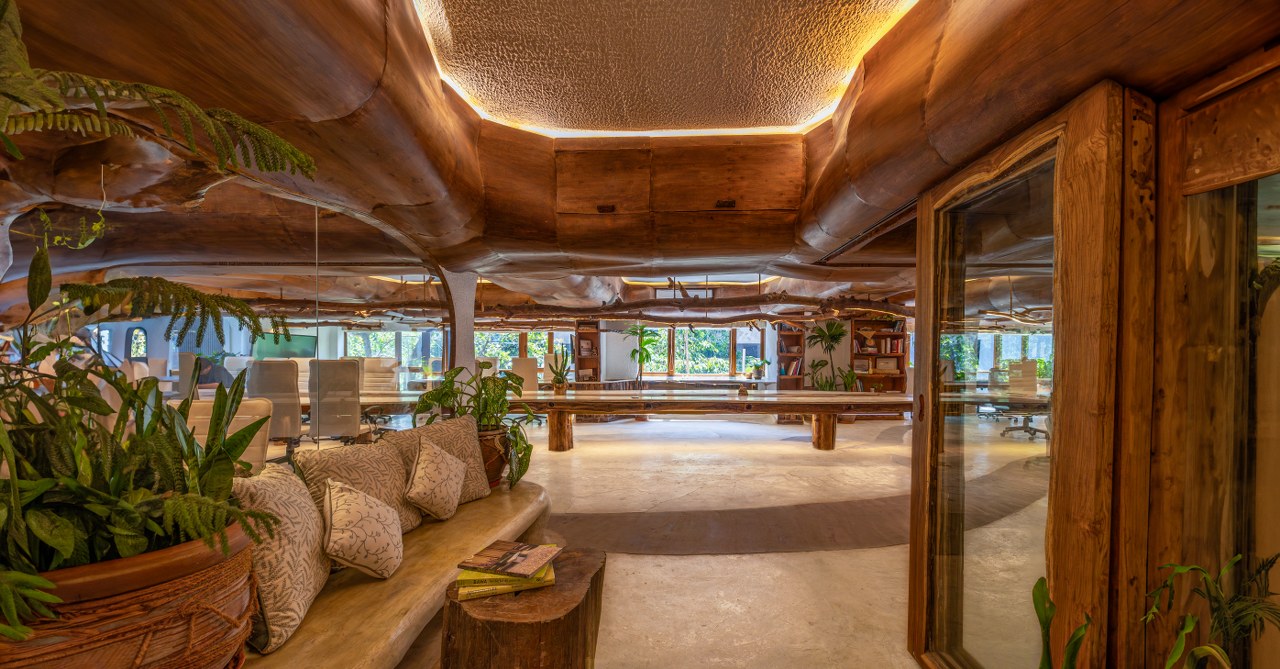This Sustainable Workplace Encourages The Seamless Flow of Ideas and ...