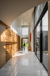 This T shaped House Design Allows Nature To Guide The Spatial Flow ...