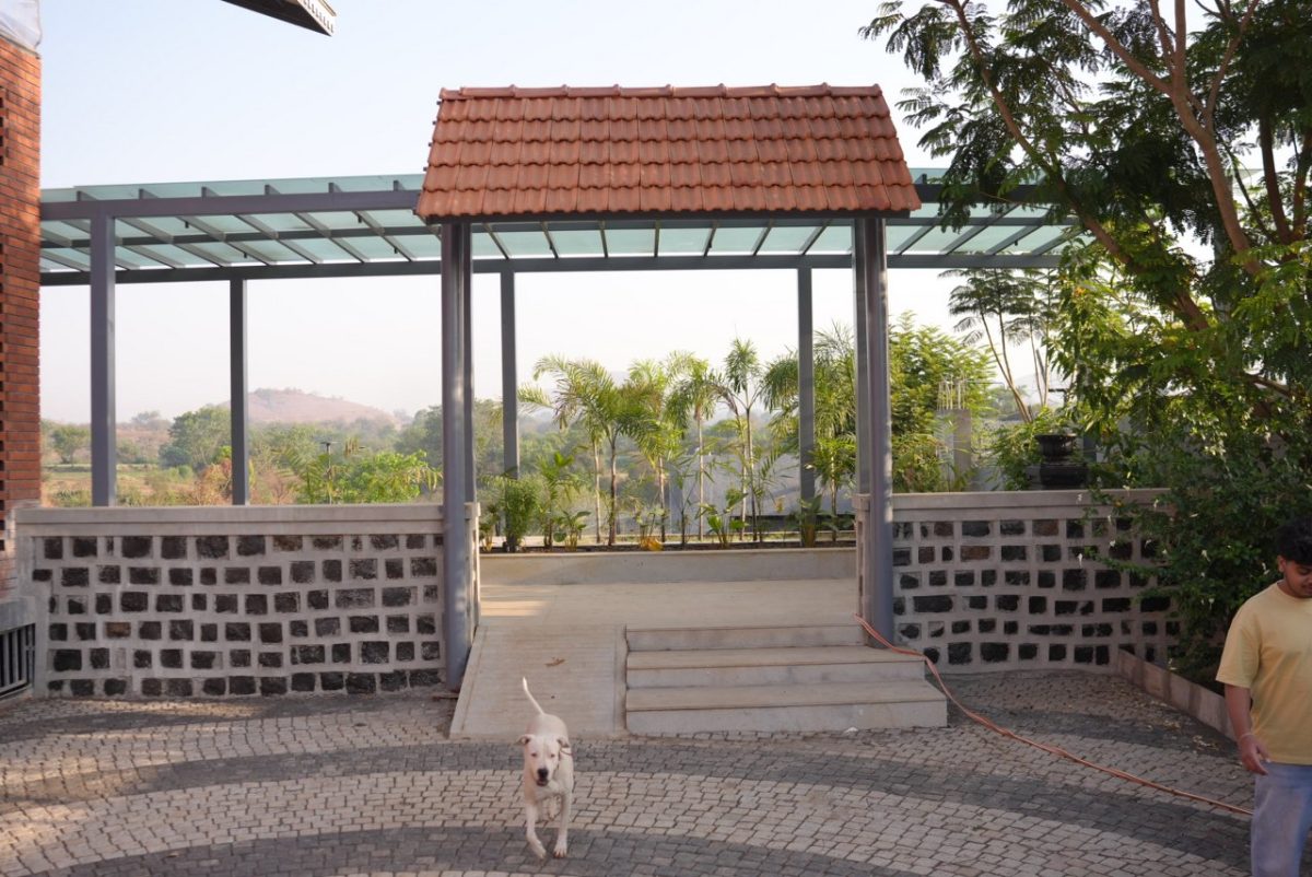 This Villa Farmhouse Captures Rustic Charm With Natural Light And Views ...