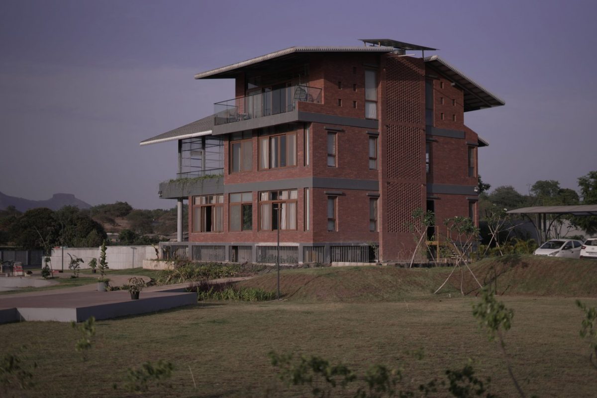 This Villa Farmhouse Captures Rustic Charm With Natural Light And Views ...