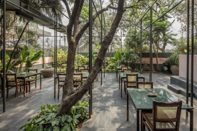 15 Courtyards in Houses: Designing Tranquil Spaces That Elevate Homes