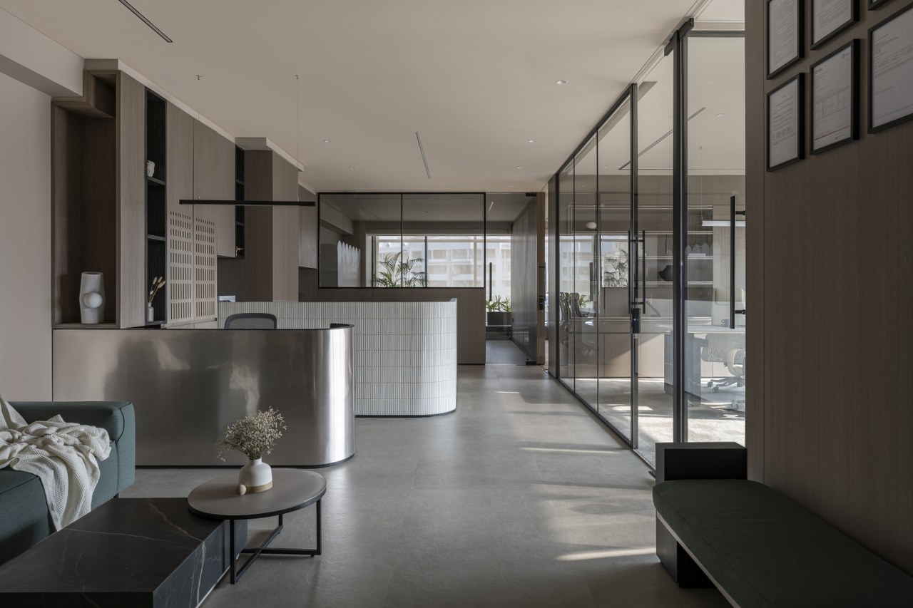 This Collaborative Space Embodies Contemporary Design | Swati Design Studio