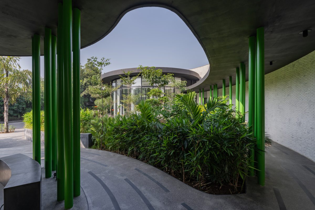 This Curved Building Integrates Asia’s Largest Biogas Plant with ...