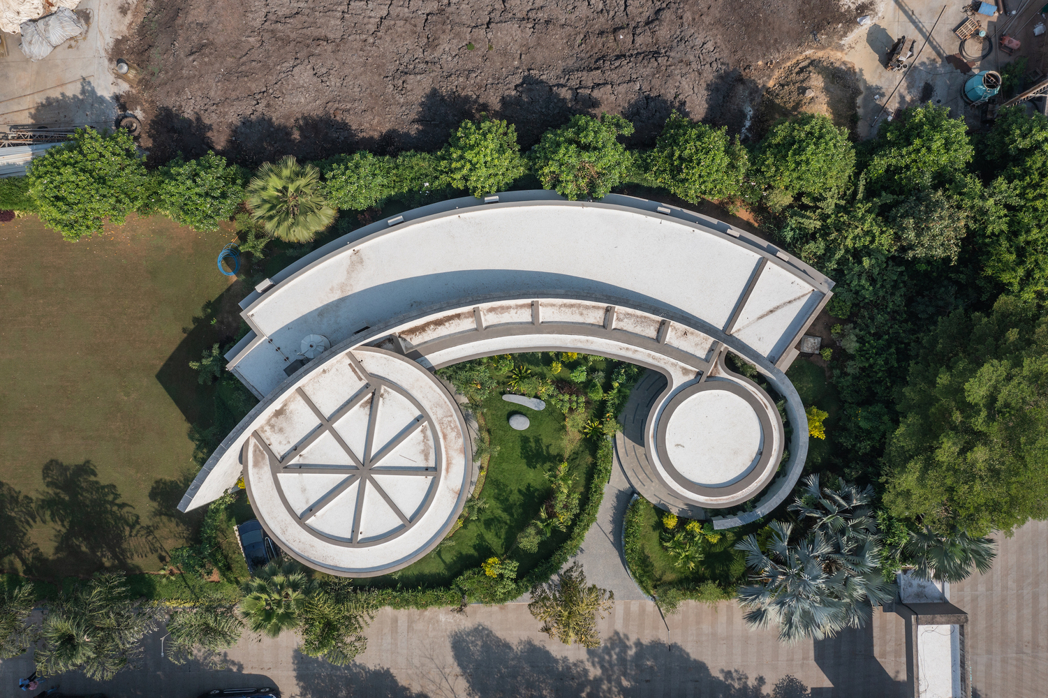 This Curved Building Integrates Asia’s Largest Biogas Plant with ...
