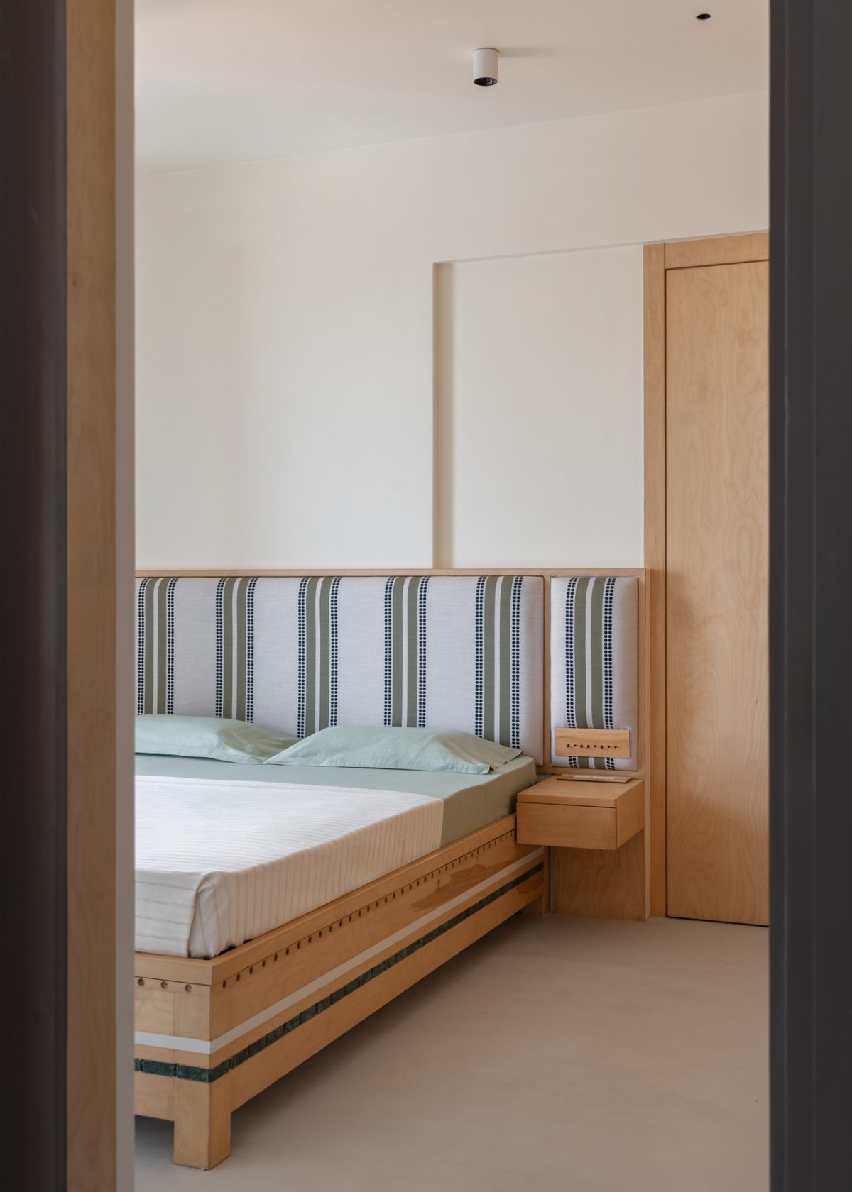 The Charm of This Home Lies In Its Bold Yet Balanced Eclectic ...