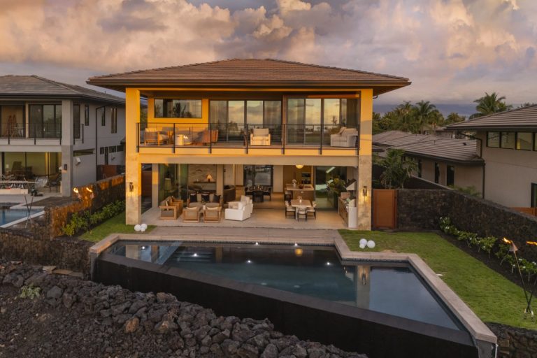 One Ocean, A Hawaii Home Redefines Vacation Living | White Noise Design ...