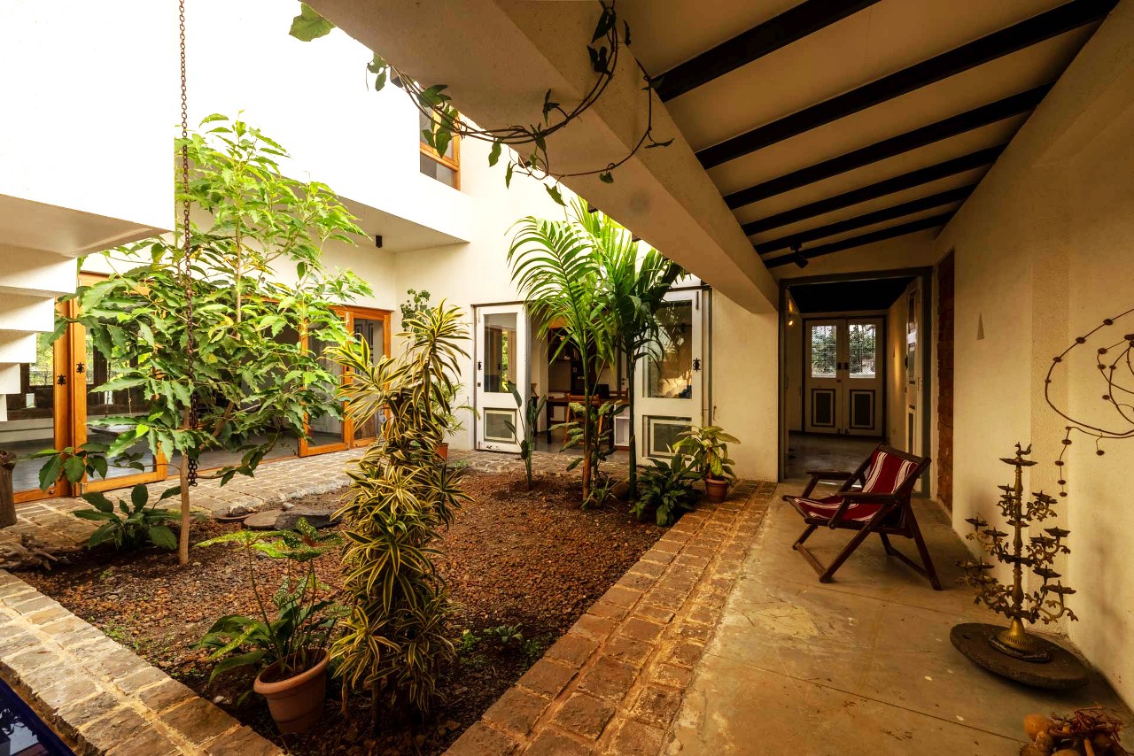 This Dwelling Is A Contemporary Take On Traditional Maharashtrian ...