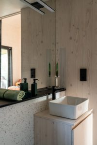 Console House’s Modern Architecture Design Floats Above The Forest ...
