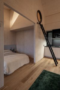 Console House’s Modern Architecture Design Floats Above The Forest ...