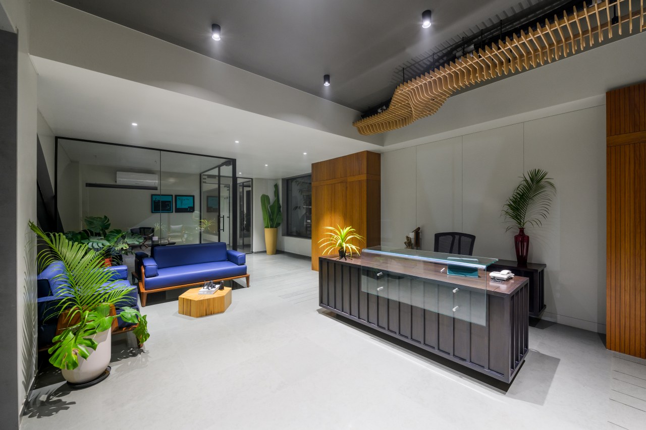 The Two-Story Structure of CERACOAT Exemplifies Modern Office Design in ...