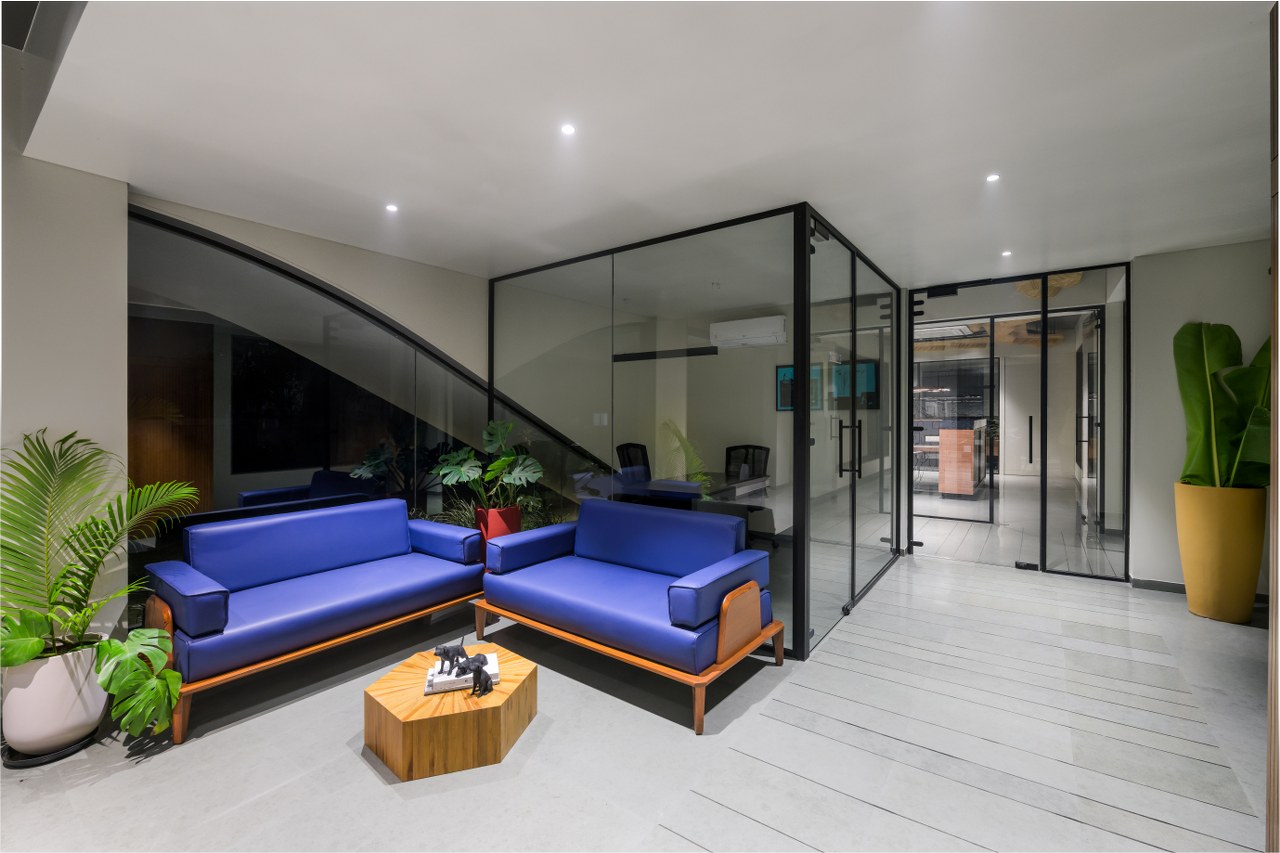 The Two-Story Structure of CERACOAT Exemplifies Modern Office Design in ...