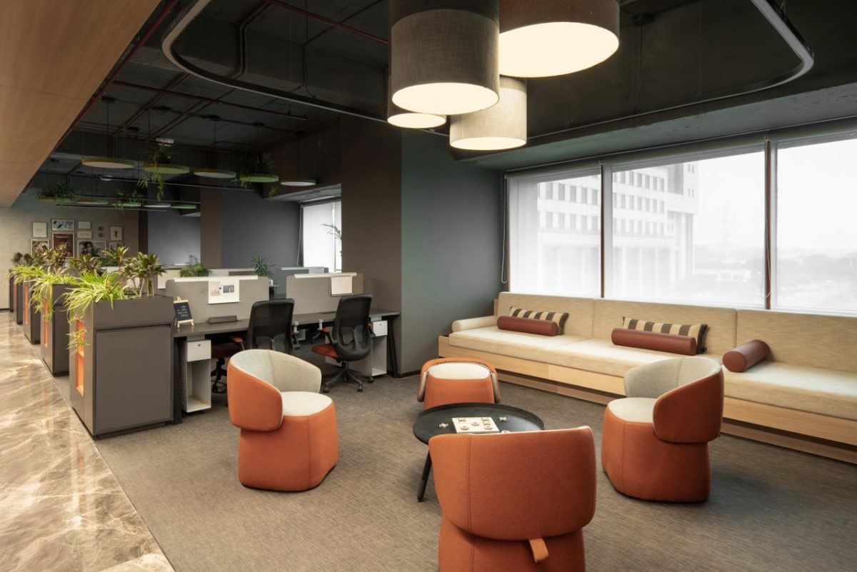 This Office Modern Interior Design Blends International Standards with ...