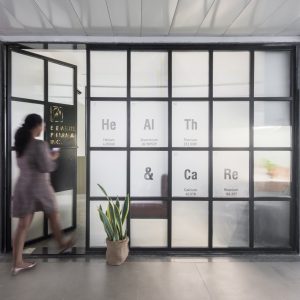 Subtle Textures And Clean Lines Enhance This Small Office Interiors ...