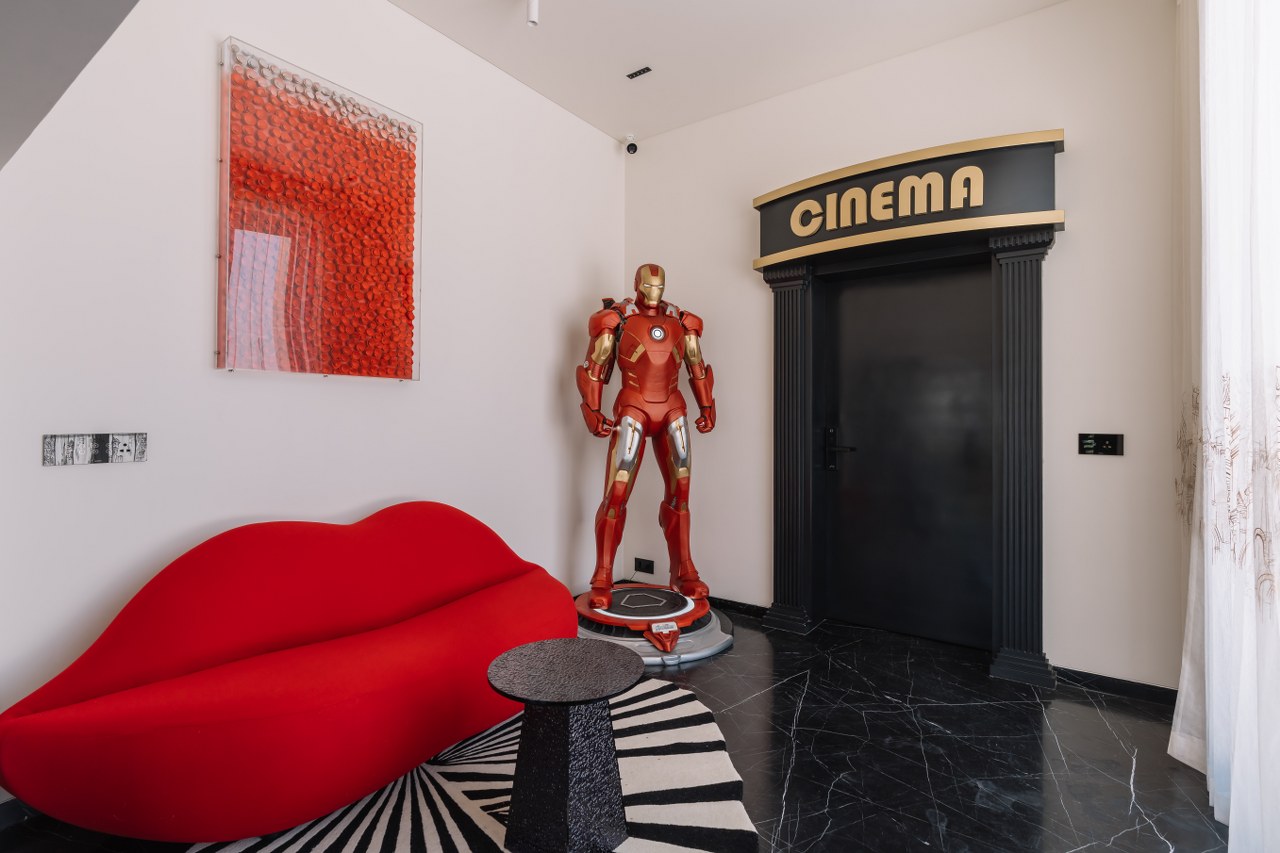 The Artistic Interior Designs Thrive on Subtle Contrasts and Visual ...