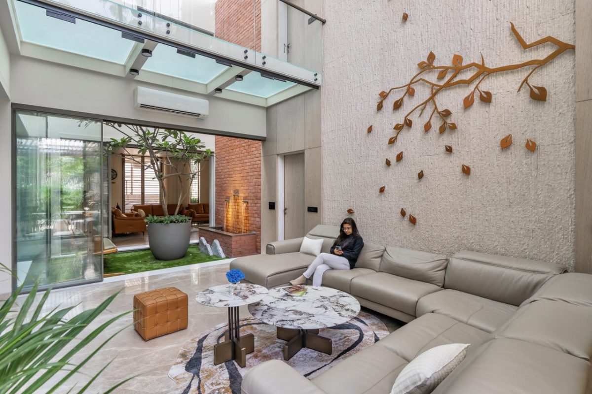 Visamo is An Expression of Luxury Modern Bungalow Design | Prashant ...