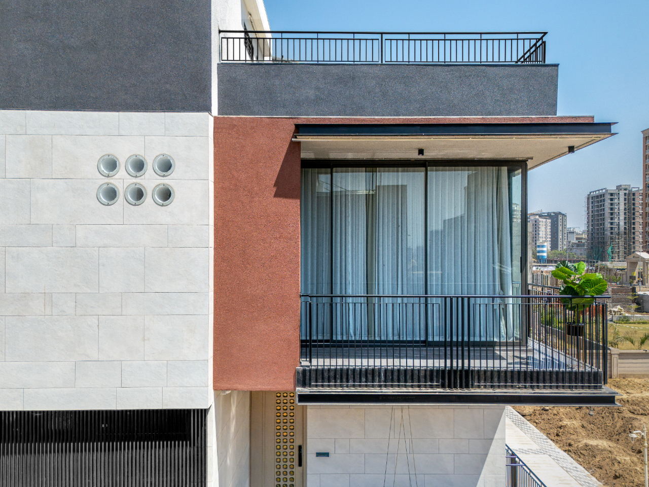 This Urban Residence Pairs Clean Lines with a Minimalist House Design ...