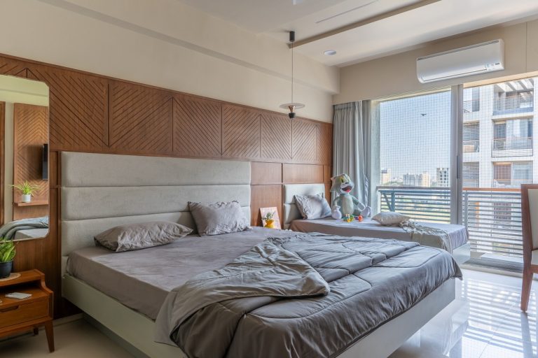 This Modern 4 Bedroom House Design Blends Warmth and Minimalism ...