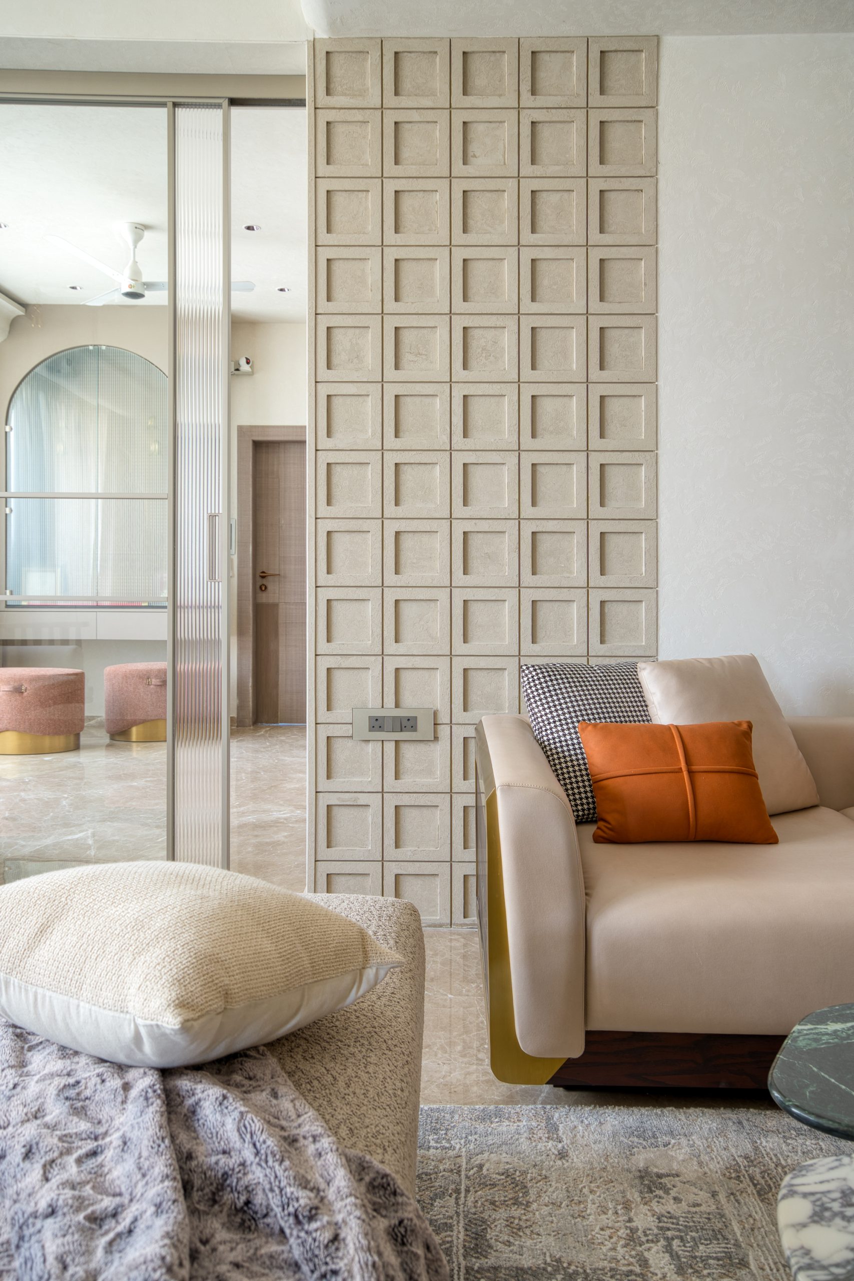 This Modern Minimalist House Interior Redefines How People Experience ...