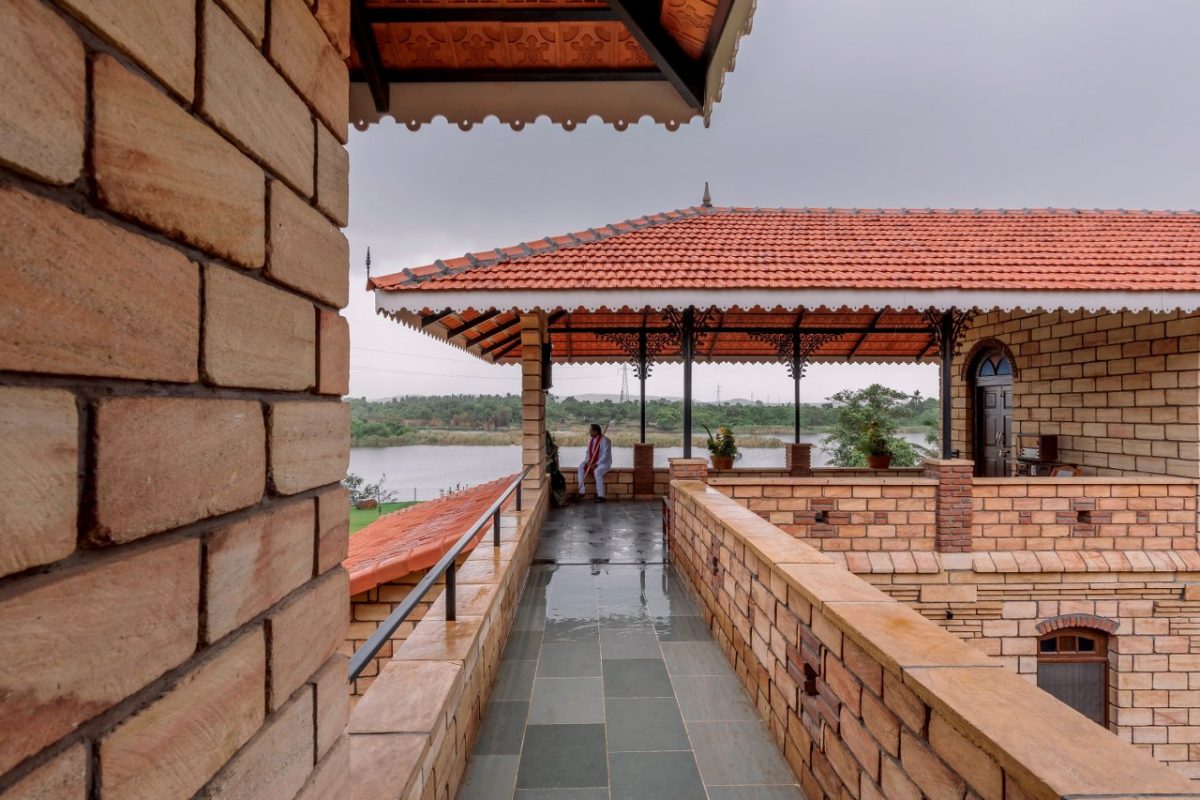 This Sandstone House is a Celebration of Context and Craft | d6thD ...