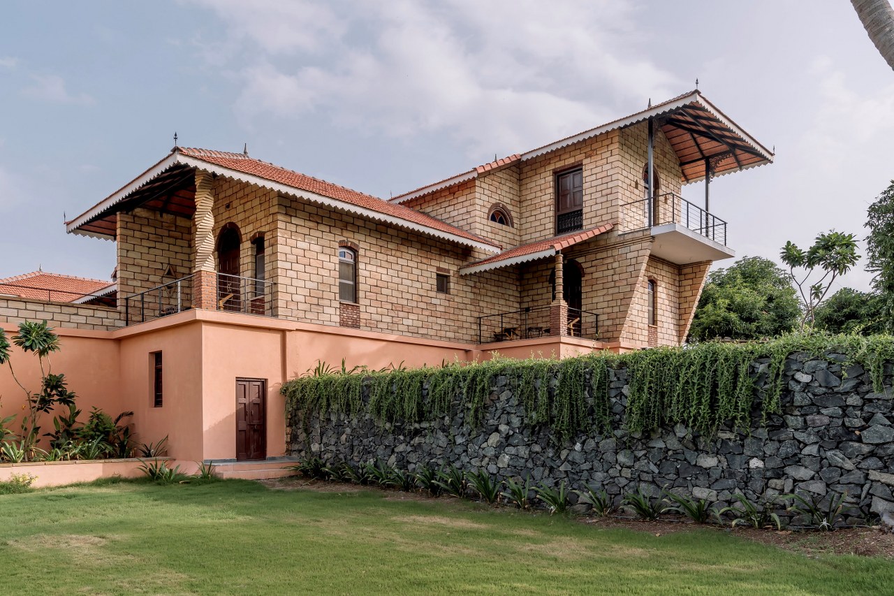 This Sandstone House is a Celebration of Context and Craft | d6thD ...