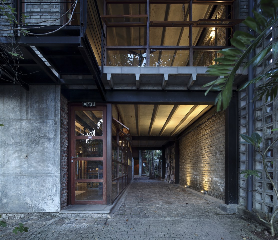 This Sri Lankan House Design Redefines Flexibility | Chinthaka ...