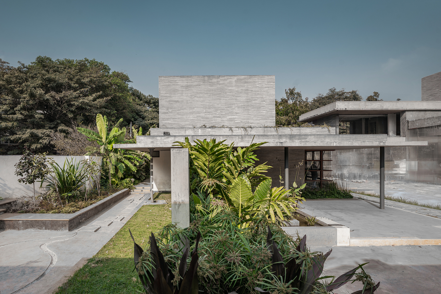 This Studio Architecture Blends Function with Quiet Versatility ...