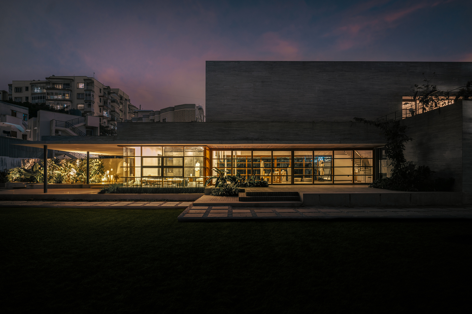 This Studio Architecture Blends Function with Quiet Versatility ...