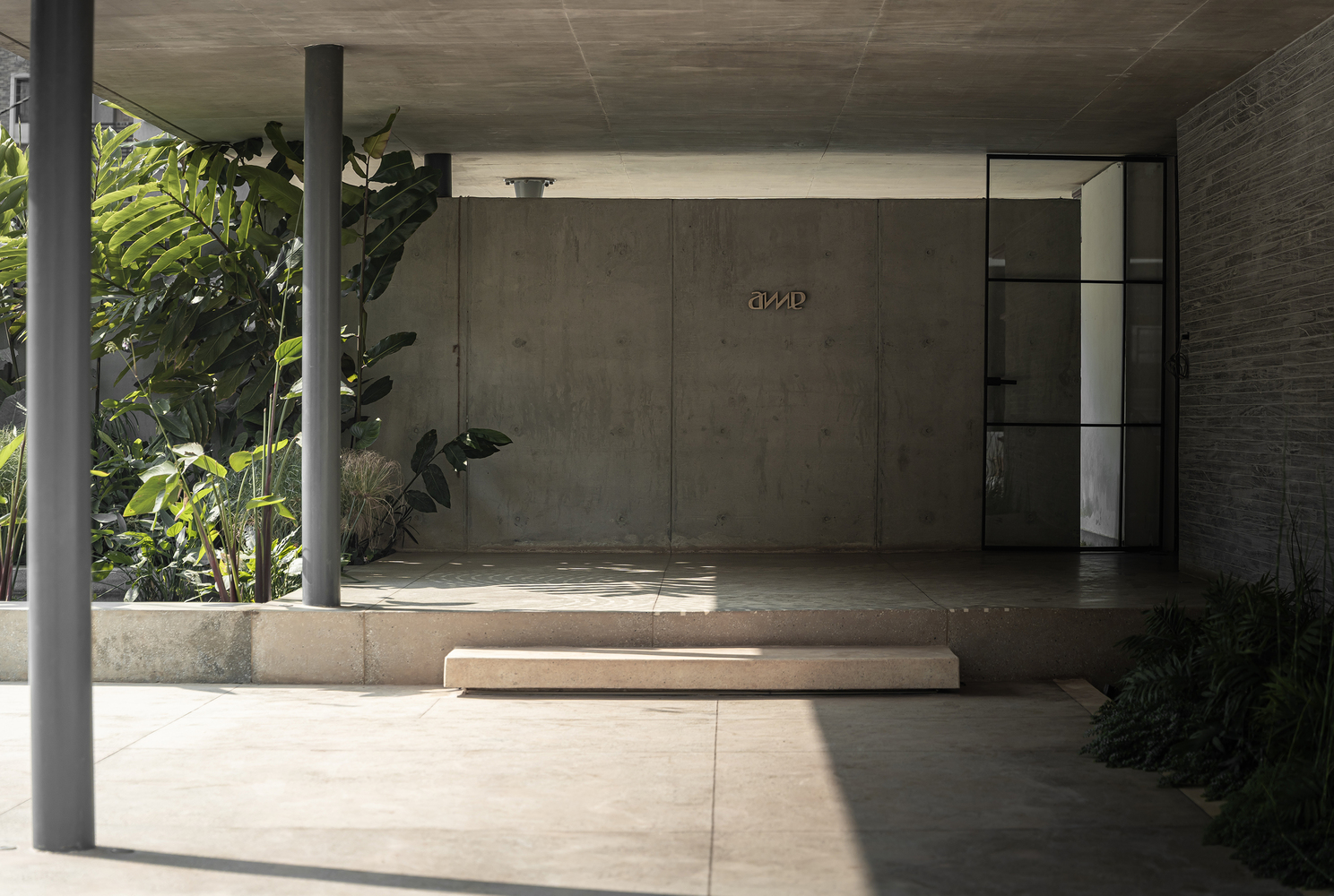 This Studio Architecture Blends Function with Quiet Versatility ...