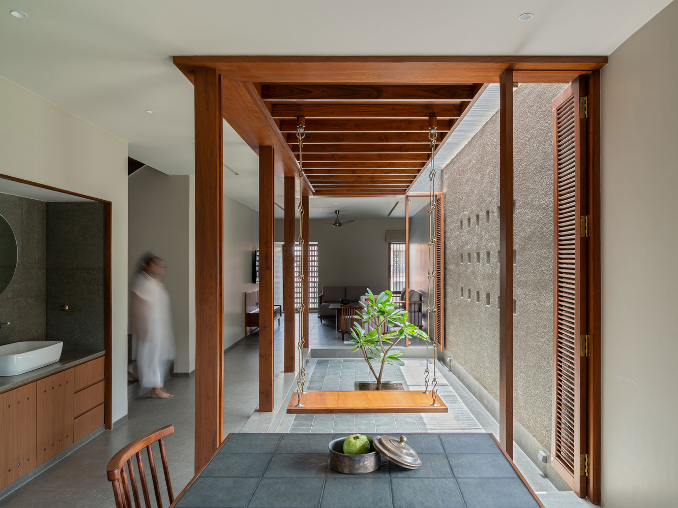 The H Shape House is a Contemporary Urban Dwelling Embracing Contextual ...