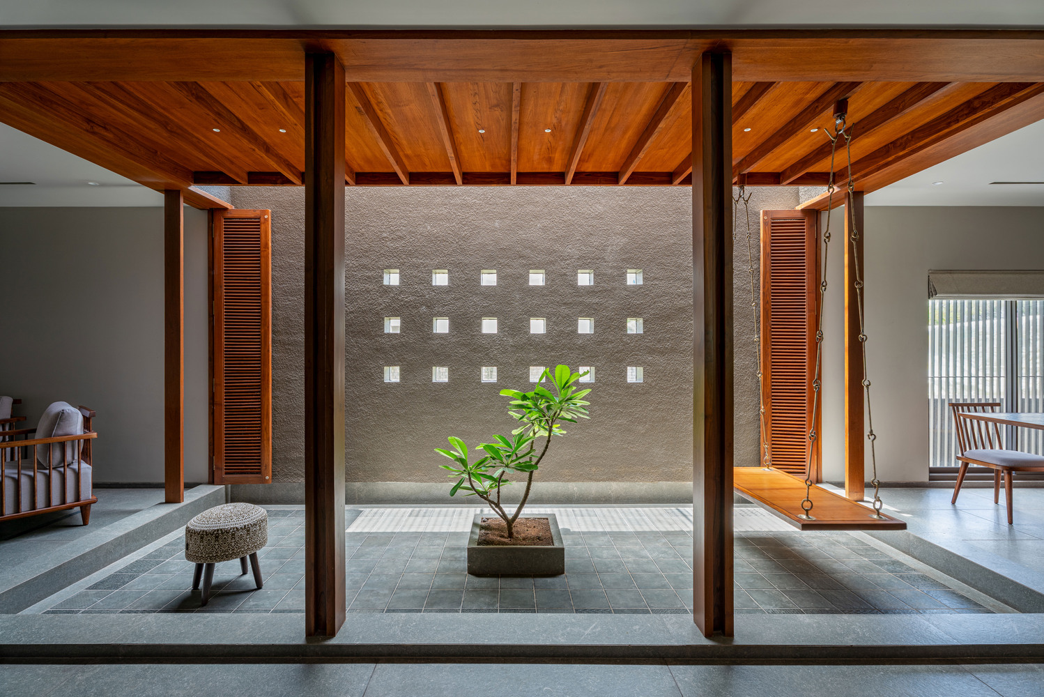 The H Shape House is a Contemporary Urban Dwelling Embracing Contextual ...