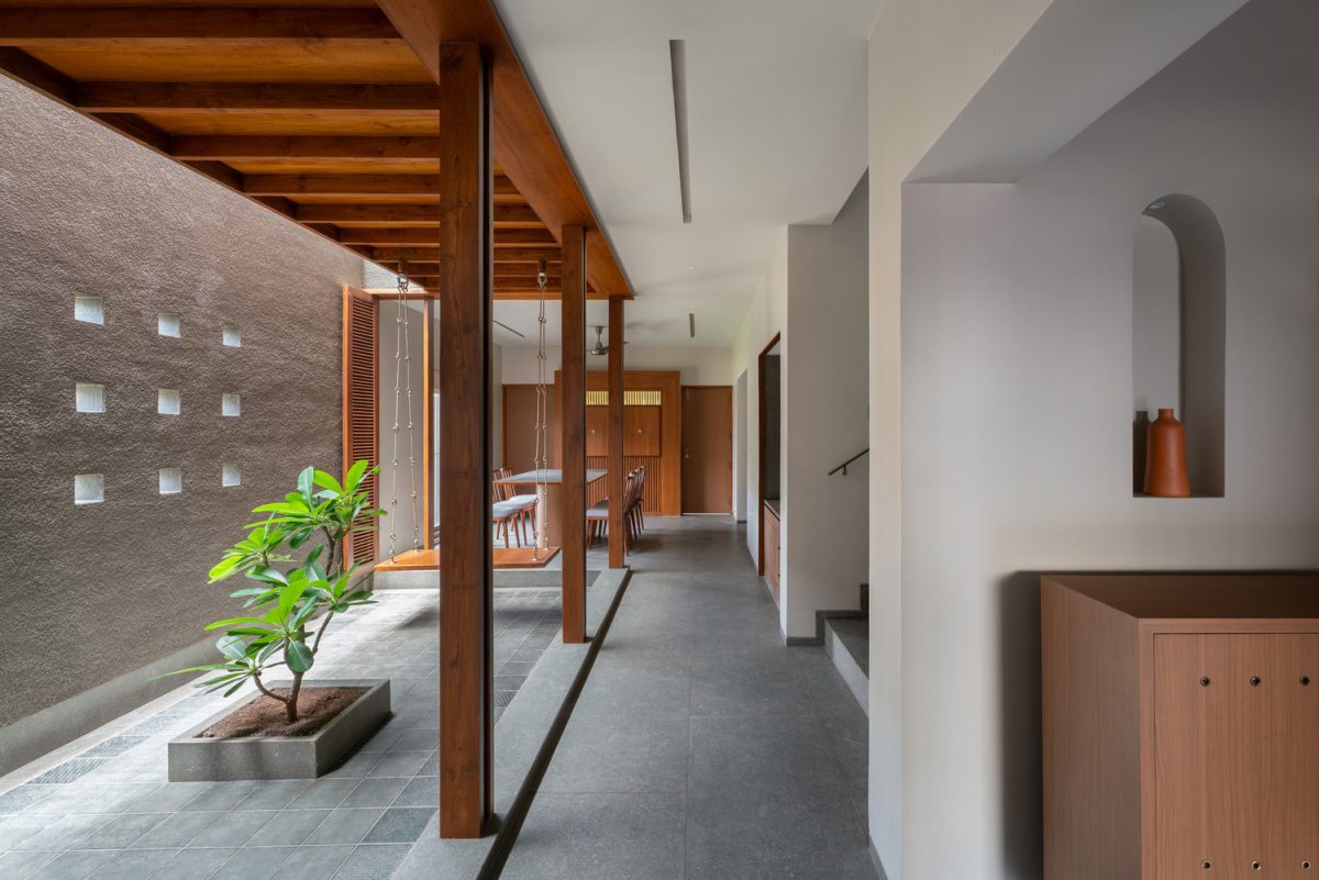 The H Shape House is a Contemporary Urban Dwelling Embracing Contextual ...