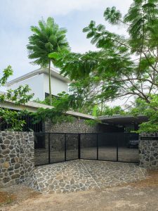 This House Emphasises the Brutalist Architectural Style | LIJO RENY ...