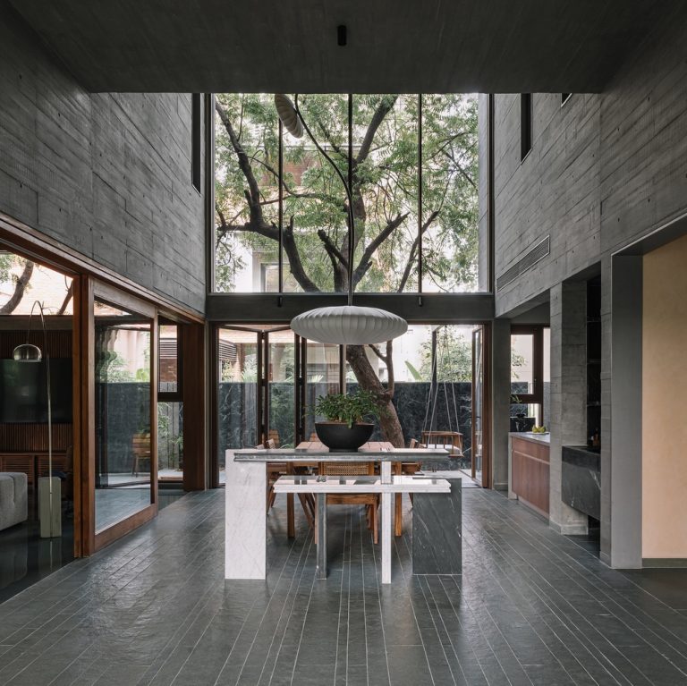 This Brutalist Architecture House Embraces Nature | Studio Saransh ...