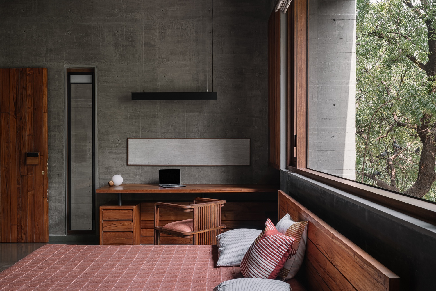 This Brutalist Architecture House Embraces Nature | Studio Saransh ...