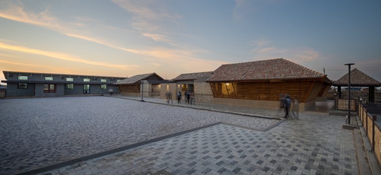 This Modular Cafeteria Design Promotes a Sense of Community | Studio Dot