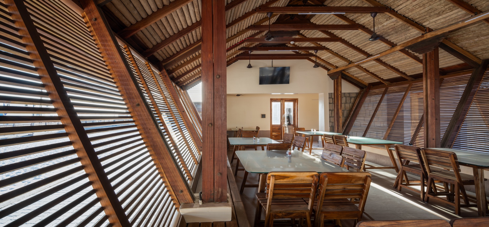 This Modular Cafeteria Design Promotes a Sense of Community | Studio Dot