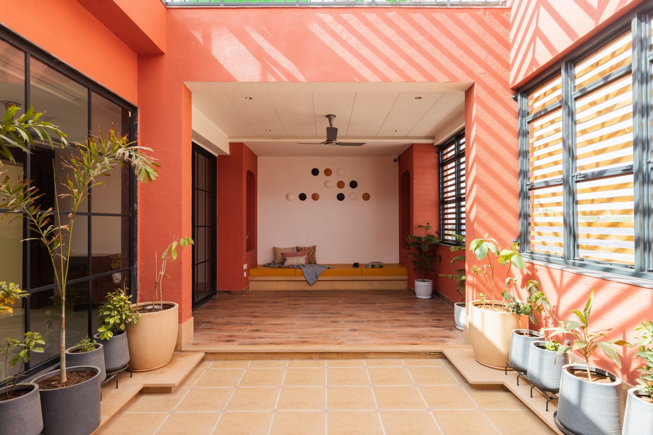 This Colourful Home Design Evokes Liveliness for its Dwellers | SORA ...