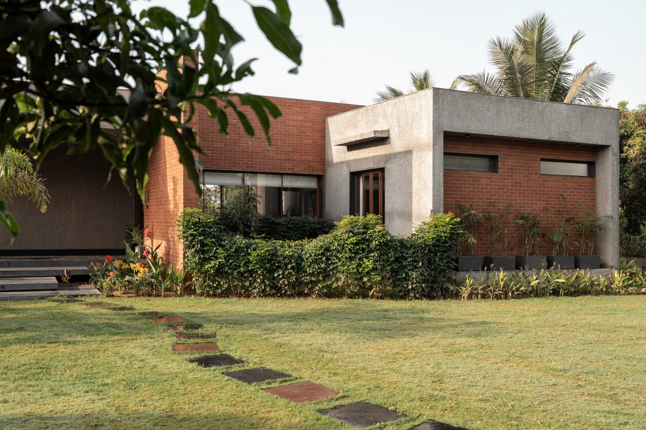 Vishram Vaadi Nu Ghar is a Countryside House Design Immersed in Greens ...