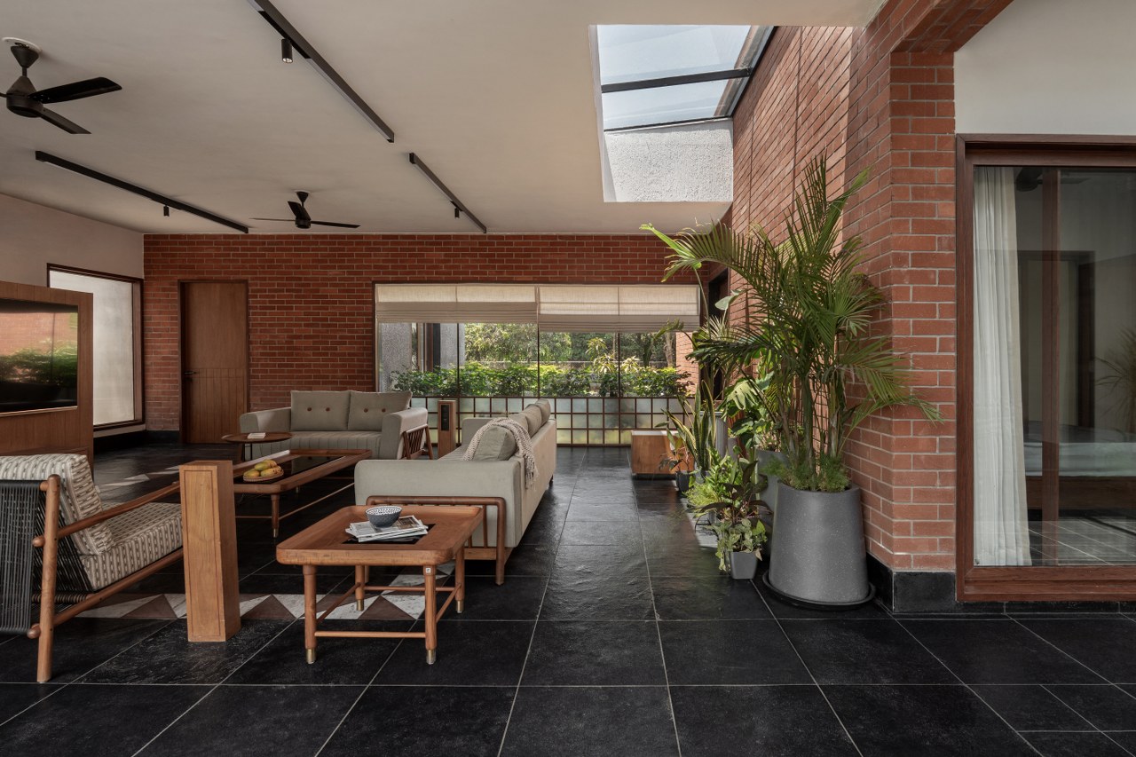 Vishram Vaadi Nu Ghar is a Countryside House Design Immersed in Greens ...