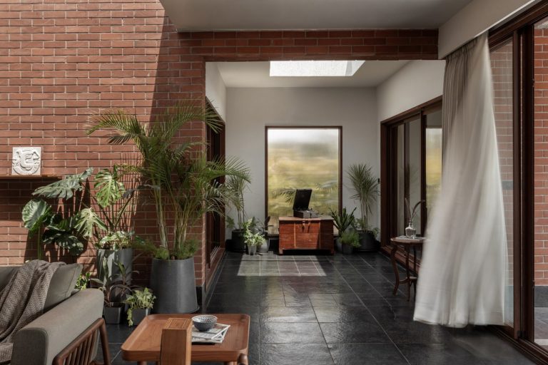 Vishram Vaadi Nu Ghar is a Countryside House Design Immersed in Greens ...