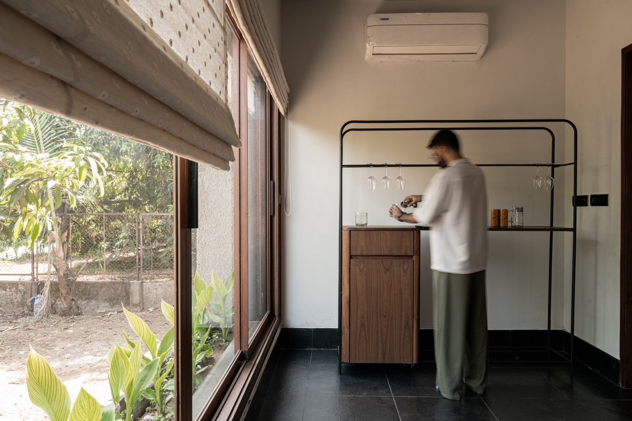 Vishram Vaadi Nu Ghar is a Countryside House Design Immersed in Greens ...