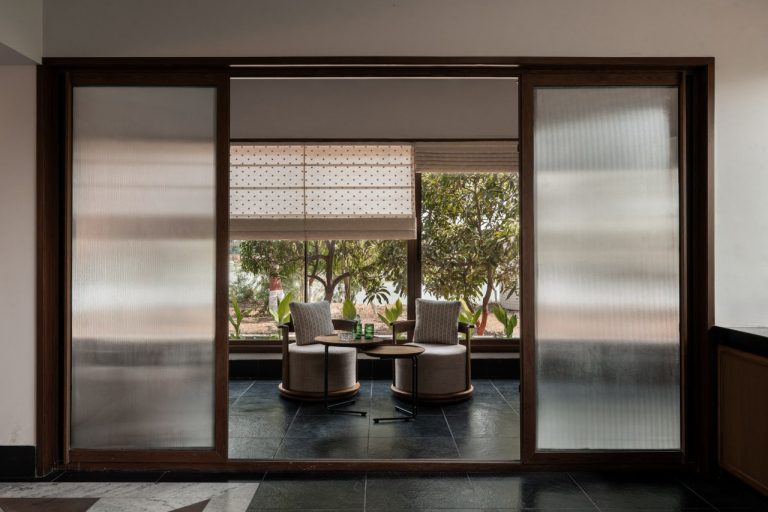 Vishram Vaadi Nu Ghar is a Countryside House Design Immersed in Greens ...