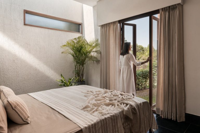 Vishram Vaadi Nu Ghar is a Countryside House Design Immersed in Greens ...