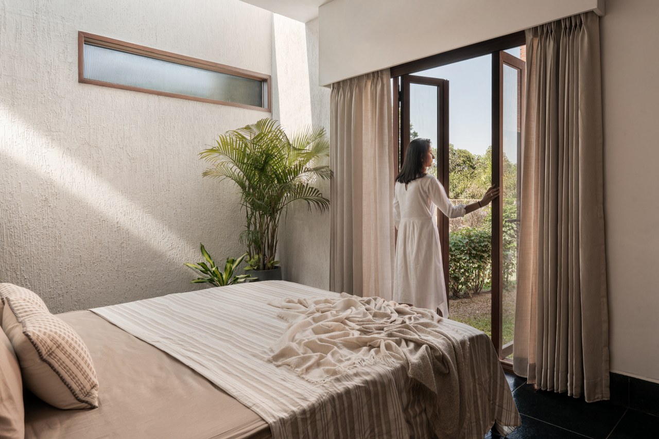 Vishram Vaadi Nu Ghar is a Countryside House Design Immersed in Greens ...