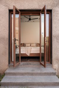 Vishram Vaadi Nu Ghar is a Countryside House Design Immersed in Greens ...